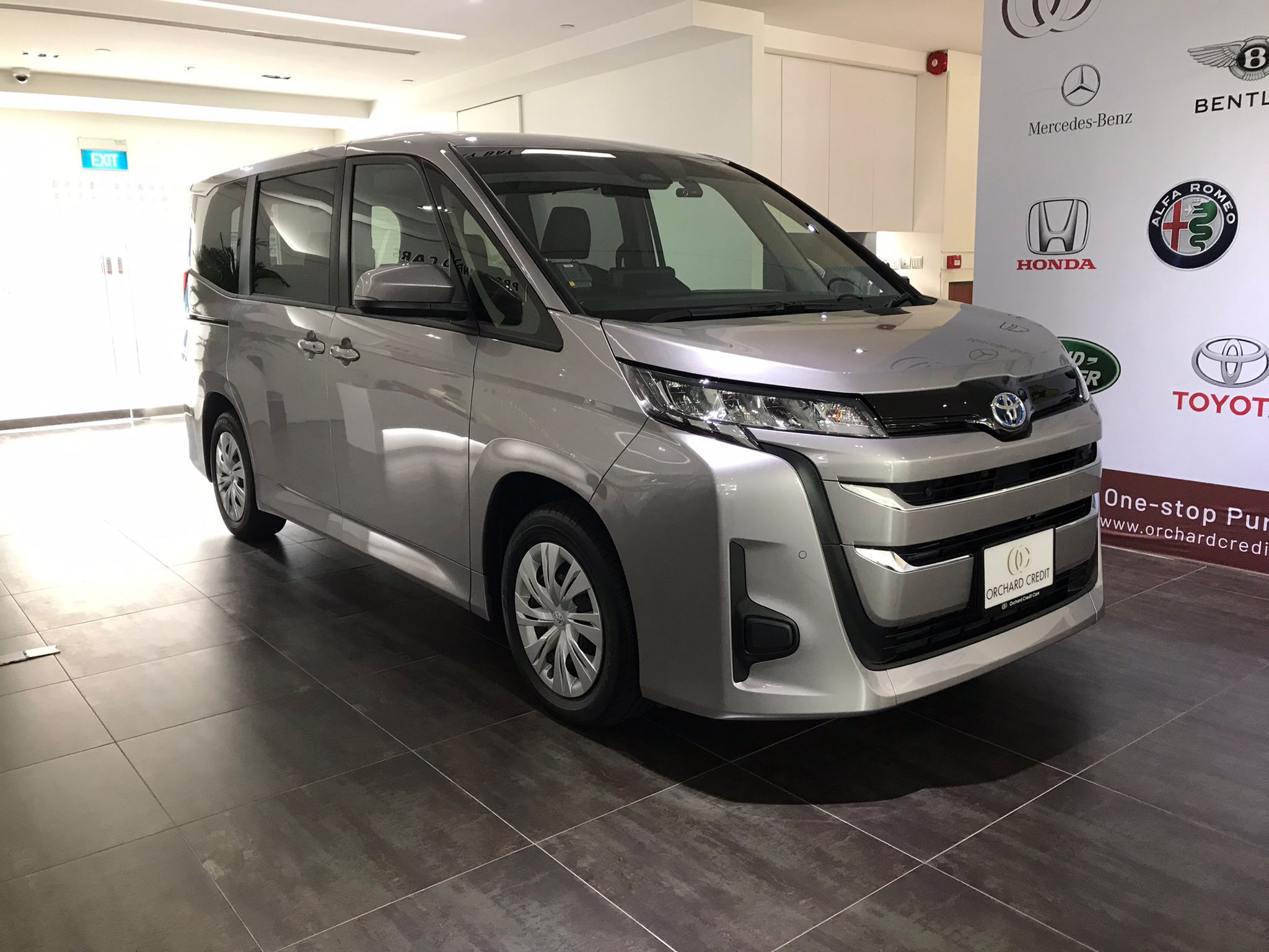 Toyota Noah 1.8A X - Orchard Credit